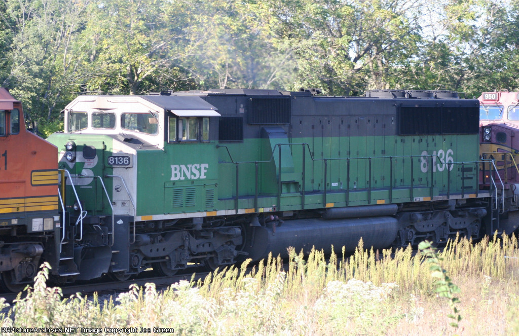 BNSF 8136